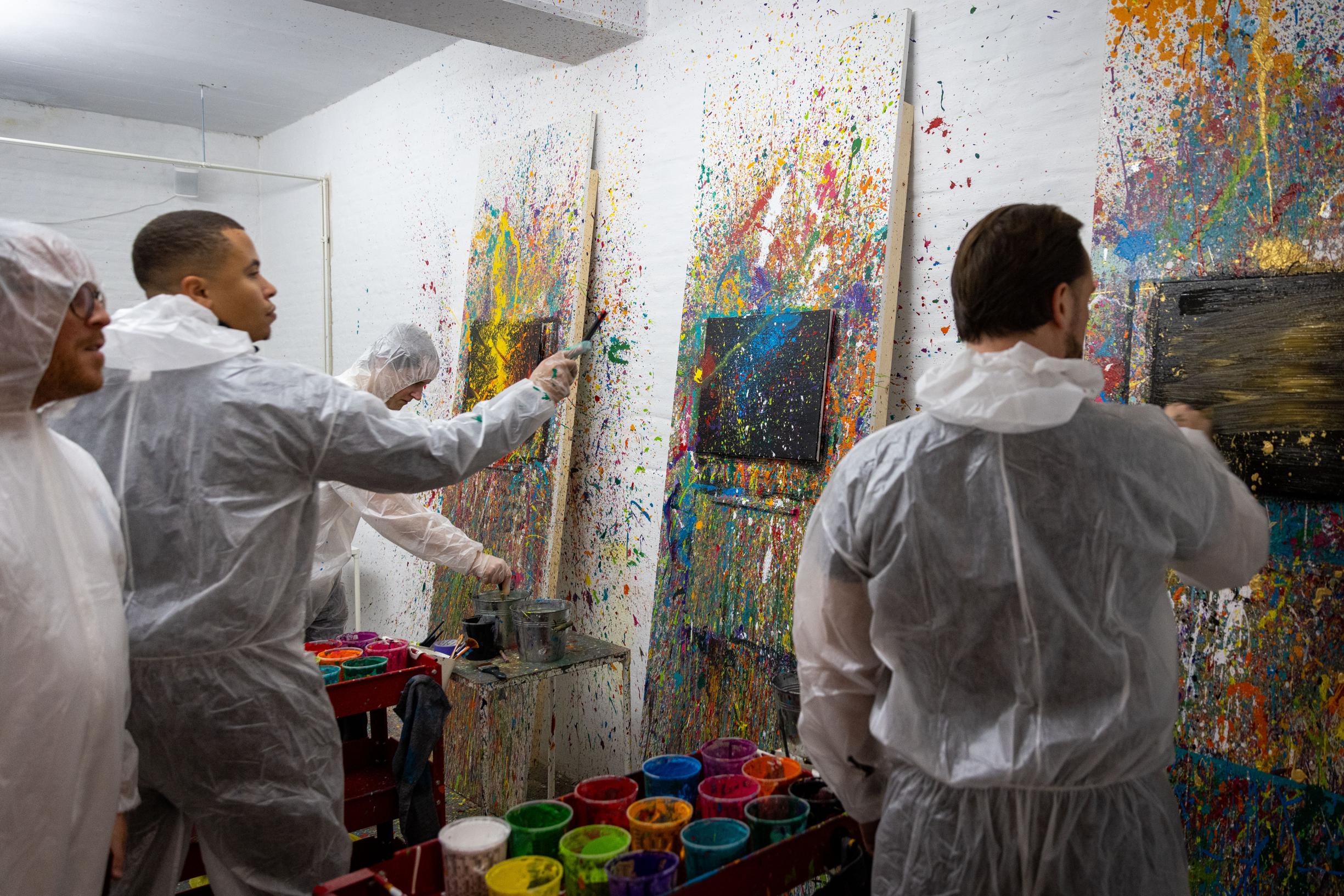 Antwerp Splatter Studio uniek in België: “In onze kelder mag je met verf doen wat je thuis beter ...